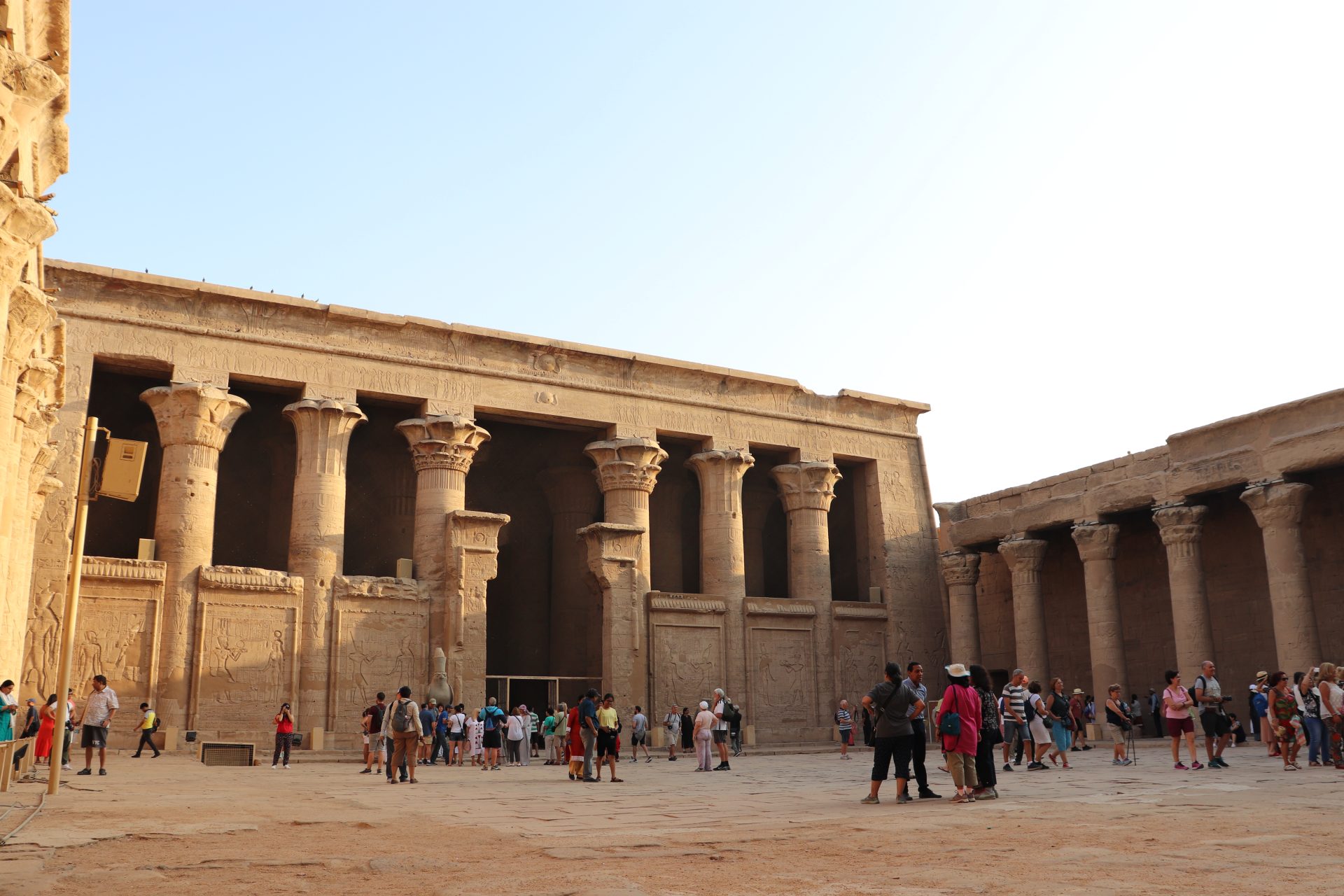 Templo de Edfu, el templo mejor conservado de Egipto [Guía Completa ...